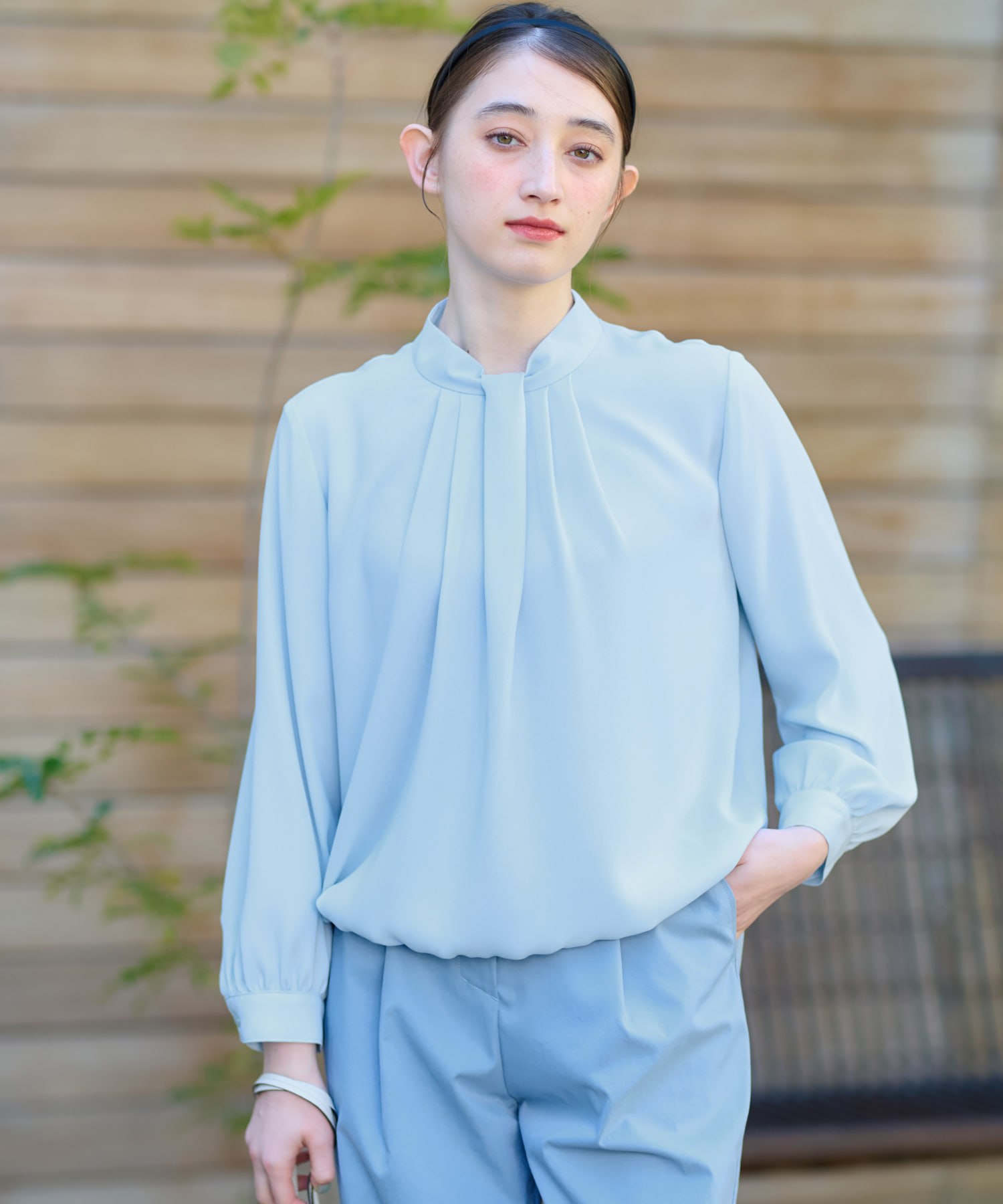 ハイネックブラウス -｜CARA O CRUZ（キャラ・オ・クルス）｜Leilian Co.,LTD Official Online Store